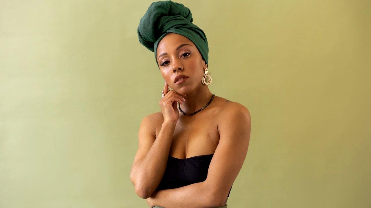 ТЕМНОКОЖАЯ МОДЕЛЬ!.mp4