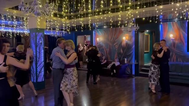 Макс Извеков Катерина Зак танцуют на милонге аргентинского танго "Мансарда"