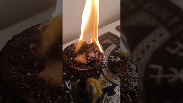 так горят магические свечи