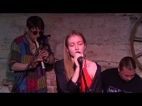 Варвара Власова и Софья Тараканова - Военное положение (гр. Армия Трясогузки)