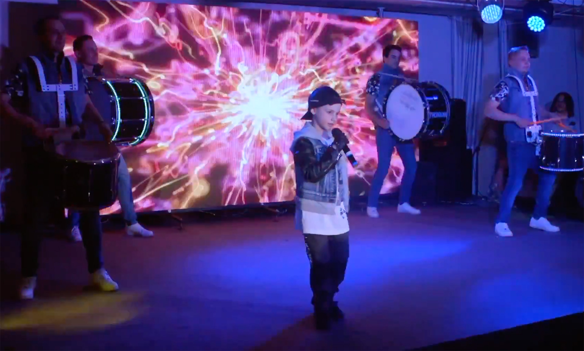 Deni Boom (Денис Бунин) — Рок Дог. Алла Пугачева слушает (Recital Club)