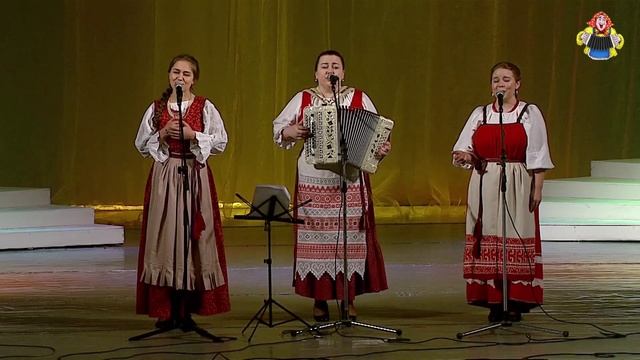 "СПИТ ВОДА", поёт ансамбль " ПТАШИЦА" на концерте в гостях у "Митрофановны".