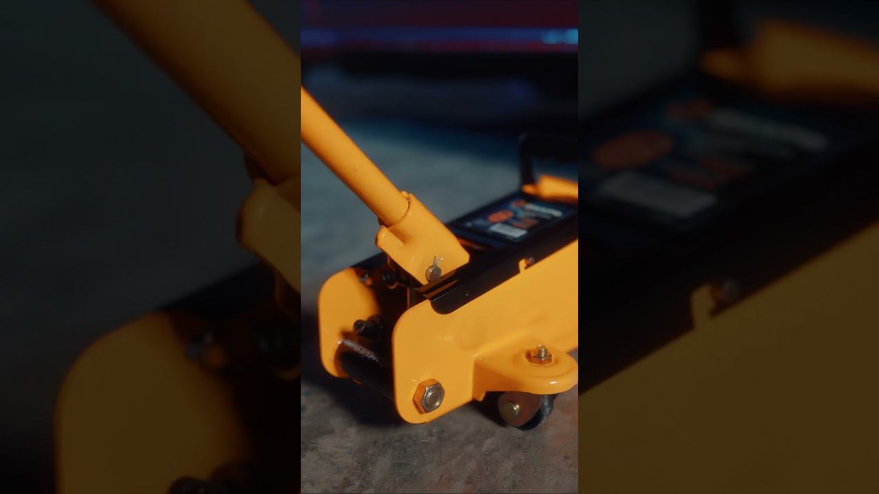 Меняем резину на авто домкратом ВИХРЬ ДМК-2