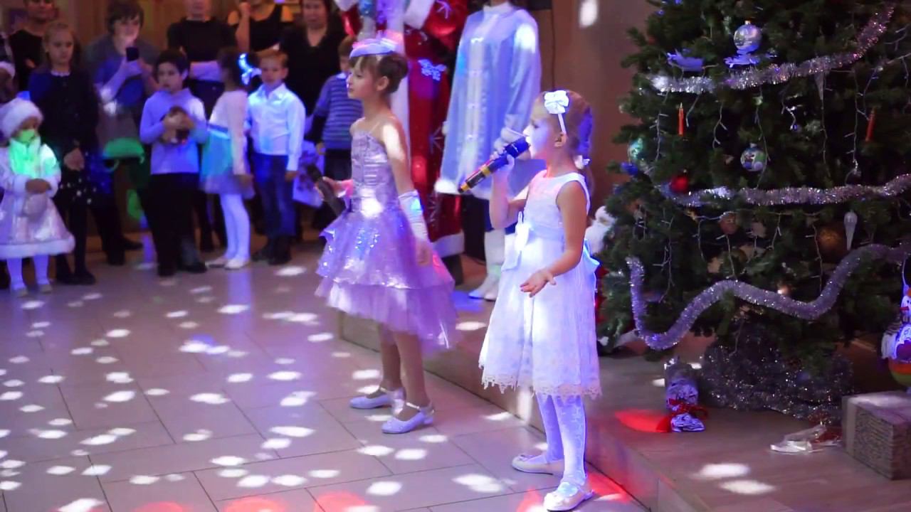 "СКАЗКА НОВОГОДНЯЯ". Аня Белова и Милана Каразинова на новогоднем представлении 29 декабря 2017.