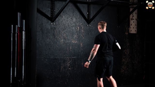 Броски мяча от бедра стоя лицом (Стоя с шагом)