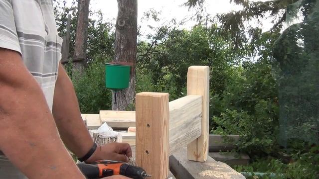 СКАМЕЙКА ИЗ ДРОВ