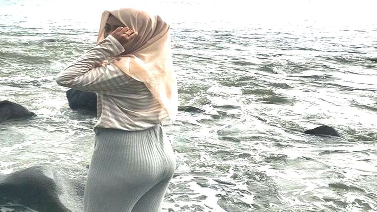 Nikmati Kue Apem Soraya Pepe Cewek Cantik Berjilbab Siap Open BO di Hari Minggu