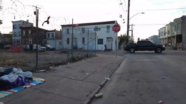 Филадельфия. США. Это вам ни какая-то грязная Россия! Идеальный асфальт. Нет мусора. Прекрасные люди