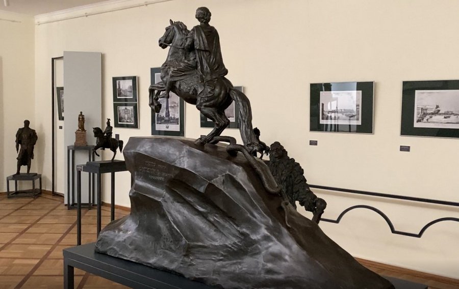 Наши выставочные проекты. "Монументальная скульптура Санкт-Петербурга"