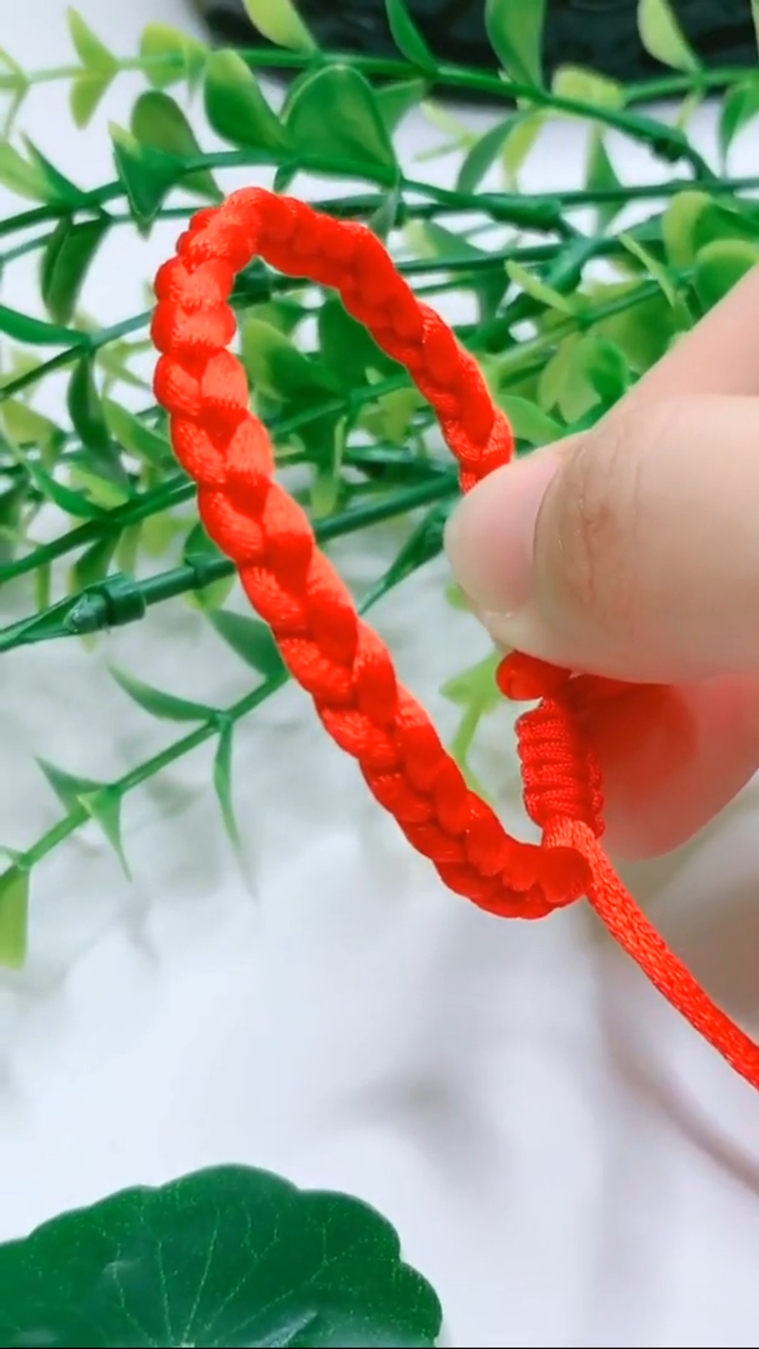 Как изготовить браслет своими руками просто