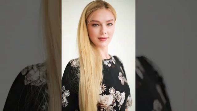 новинка мода платье костюмы музыка природа лето Новый год красивая девушка грация