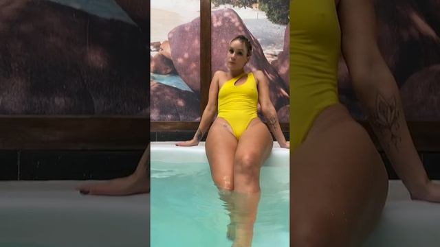 Красивая девушка