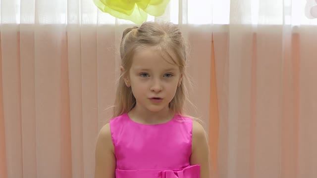 Стихи для бабушек на утреннике к 8 марта дс «Полянка» в 9-15 FULL HD 051032193ФВ