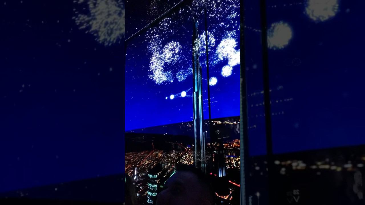 Лифт в самом высоком здании мира. Dubai, elevator At The Top Burj Khalifa