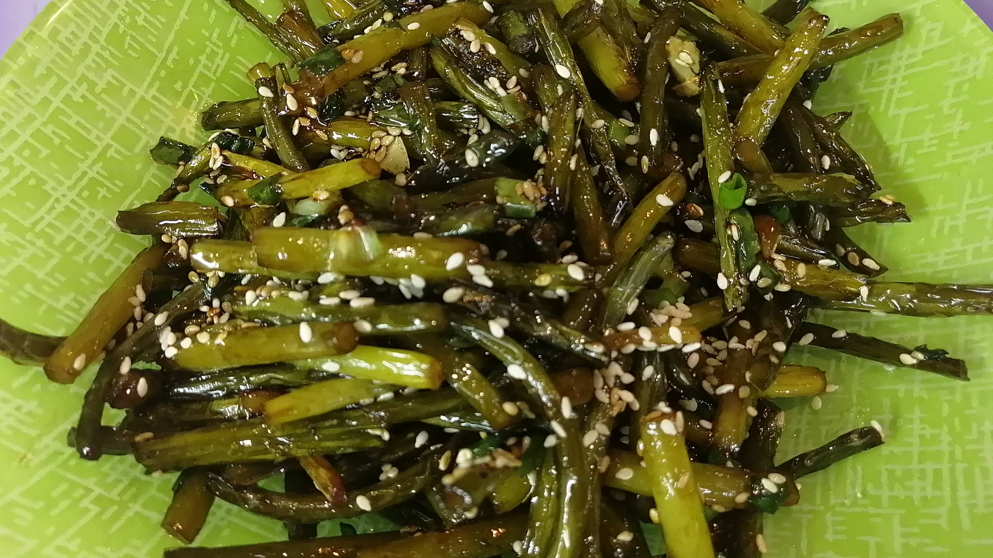 Готовим чесночные стрелки в корейском стиле.