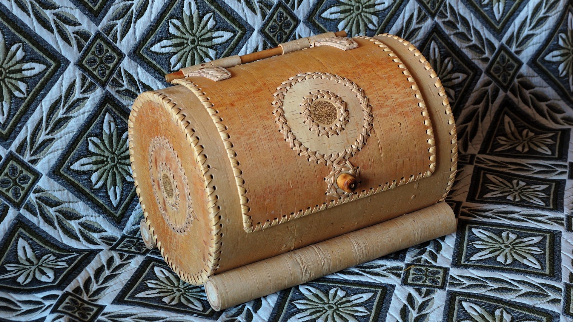 Хлебница из бересты цилиндрическая, ни капли клея.