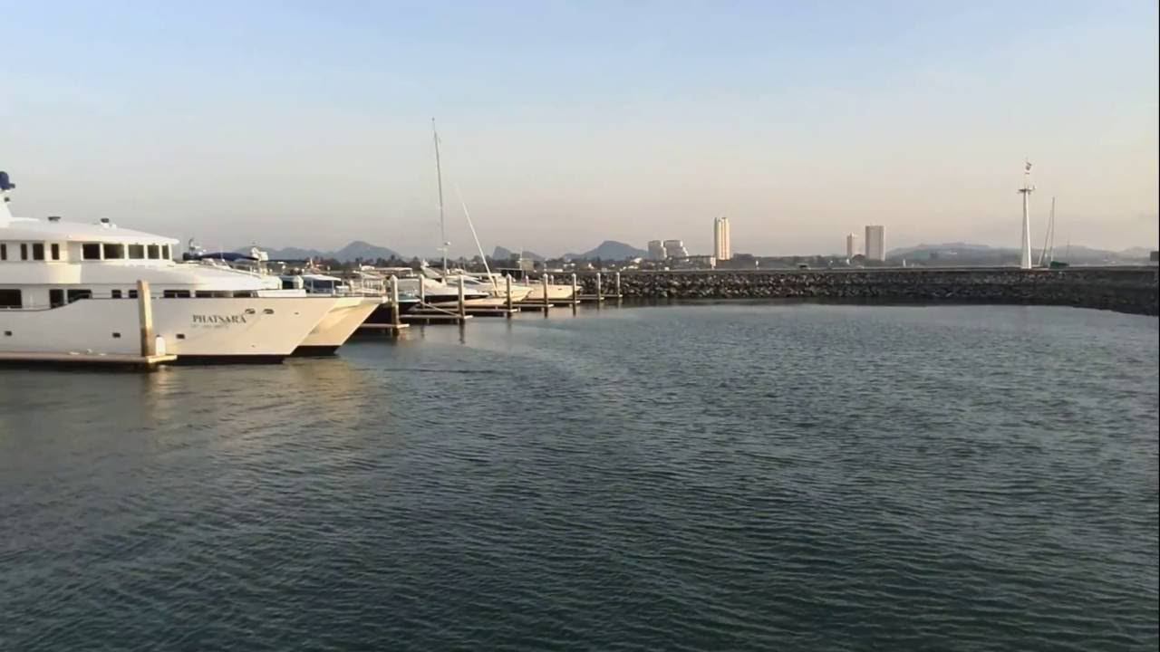 Таиланд. Порт Sattahip. Великолепный закат. Большое солнце, отличная погода