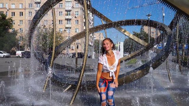 Танец в фонтане