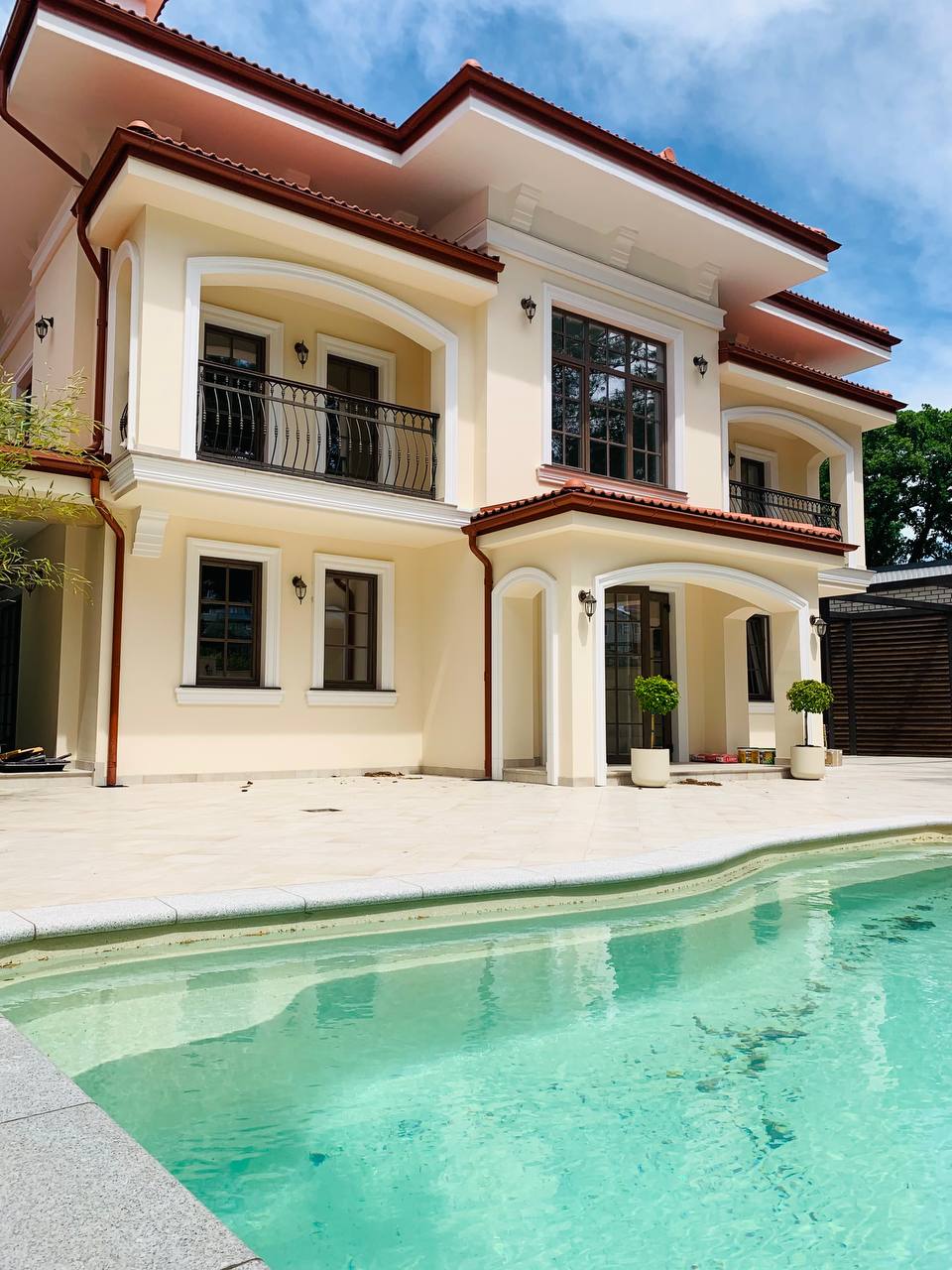 Элитный дом в Геленджике цена 120 млн.р. Элитный дом в Геленджике на Толстом мысе. Обзор участка.