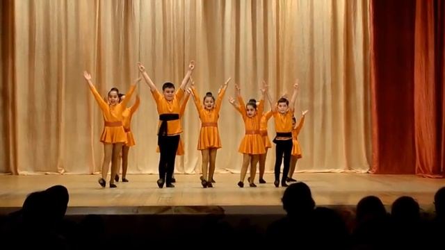 Скрипач-виртуоз Вардан Маркос - фрагмент концерта 8 Марта в ДК ЗИО