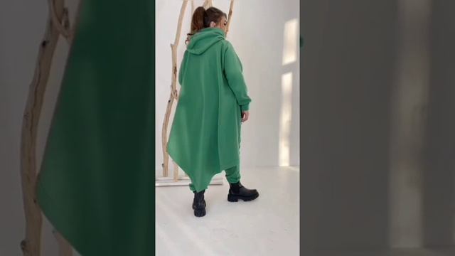 спортивные костюмы мода новинка платья костюмы красивая девушка музыка природа