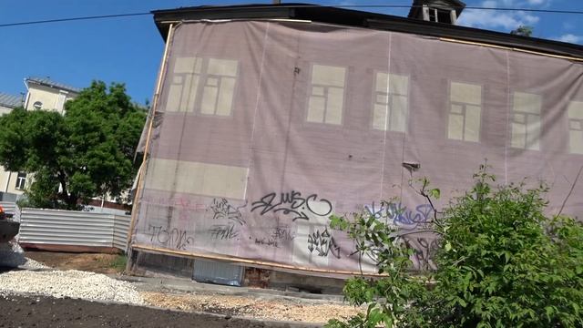Контрасты улицы Ярославской: новый клубный дом и объект культурного наследия //  Май 2023