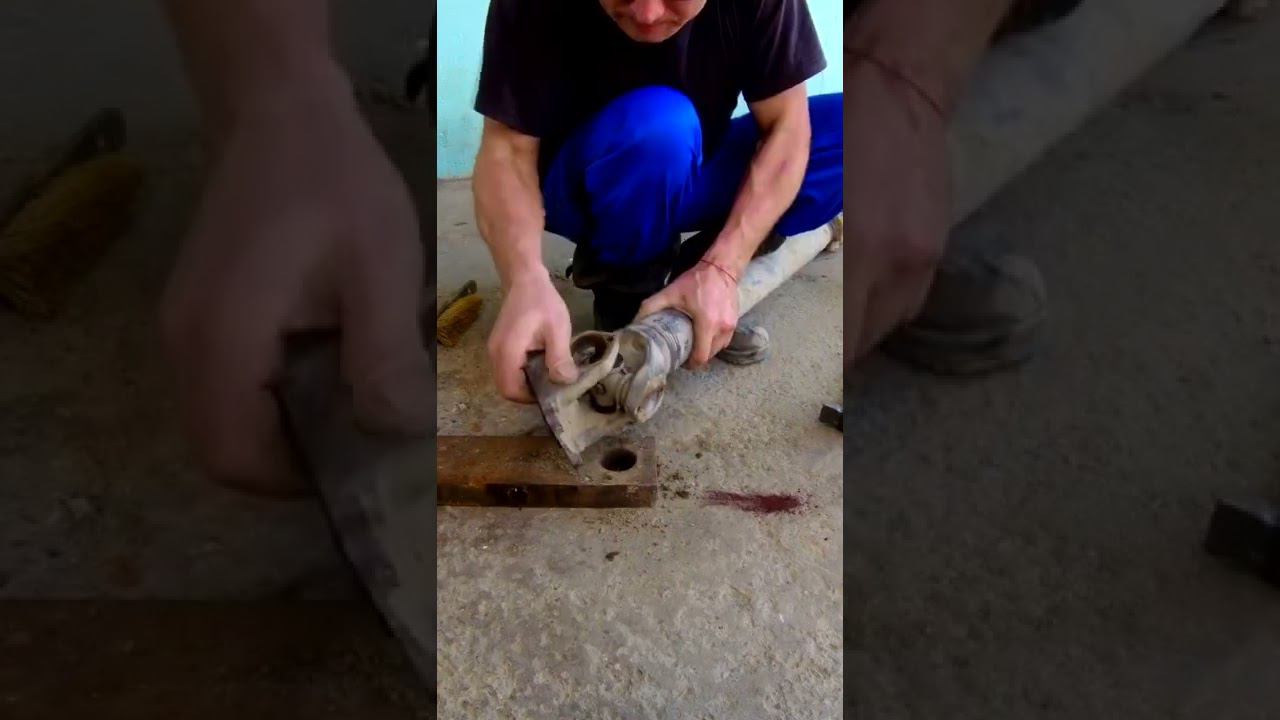 ❗Как выбить крестовину ЗИЛ, Урал, КамАЗ! Замена крестовины кардана ЗИЛ. ПОЛНОЕ видео ЗДЕСЬ ⬇️