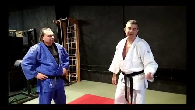 Фильм 34. Французский вариант задней подножки.