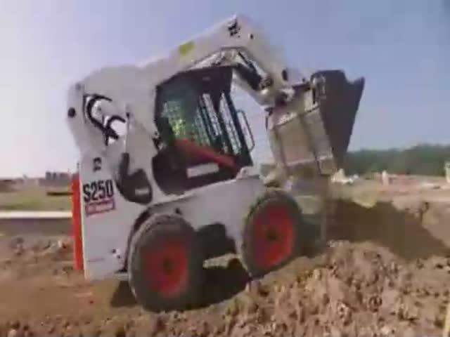 Ковш двухчелюстной Bobcat.mp4