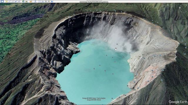 В этом озере даже вода горит синем пламенем