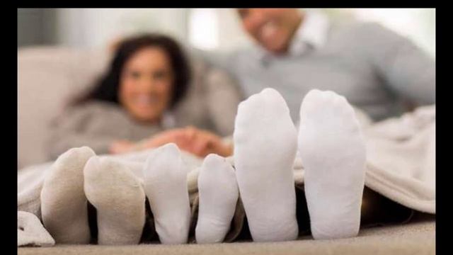 Простом способе как отстирать носки. Чем отстирать носки  и вернуть носкам белоснежный цвет.