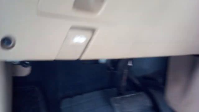 Диагностический разъем OBD2 на Hyundai H1 Grand Starex