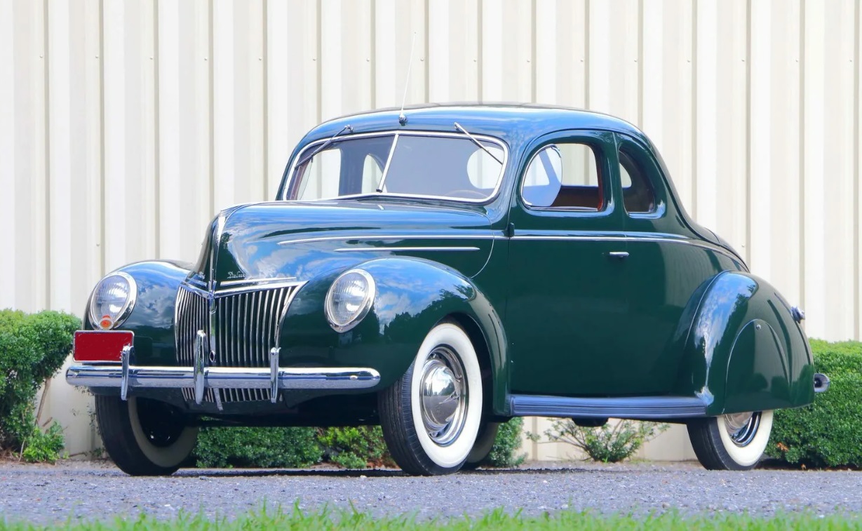 Поездка за рулем ФОРД де ЛЮКС 1939 года
FORD de LUXE 1939