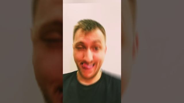 Повторил исторический мем - пьяный Коннор #мем #прикол