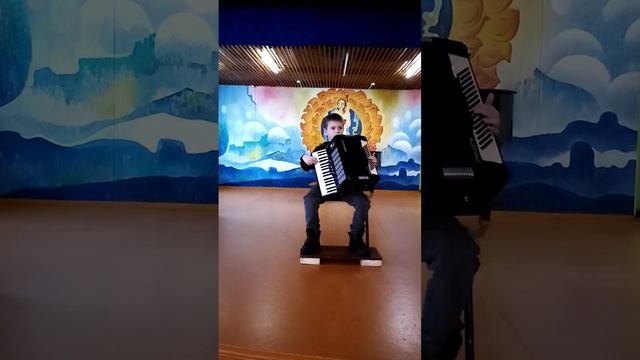 М.Красев 'Маленькой елочке'