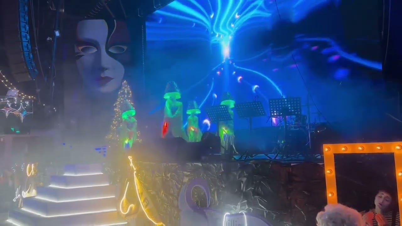 Световое танцевально-вокальное женское SHOW QUINTESSENCE ☎️ 8 968 08 888 08Сайт www.qbshow.ru