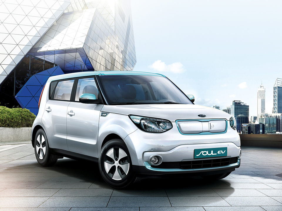 Kia Soul EV  первый электромобиль в линейке KIA Разгон 0-100 км_ч 12 сек.