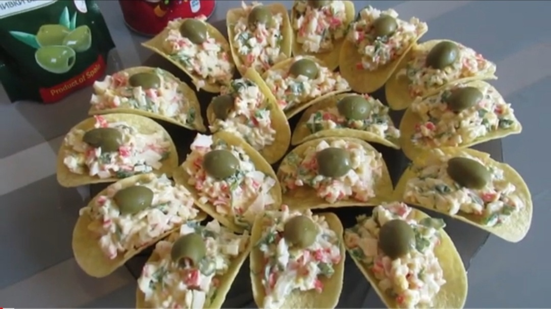 САЛАТ на чипсах  Закуска на праздничный стол!