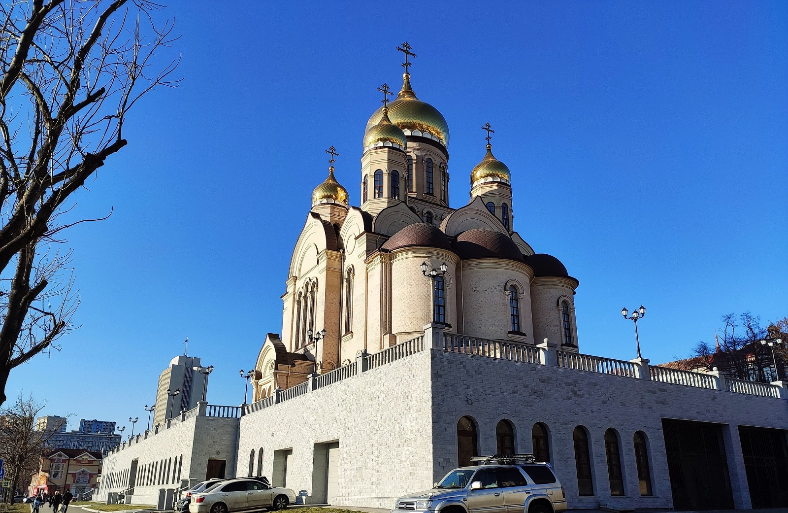 Преображенский собор на площади    Владивосток