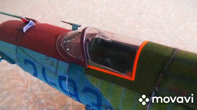 Модель самолета Миг-21 из бумаги и картона.