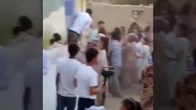 Жених в шоке: подружки невесты устроили массовую драку на узбекской свадьбе