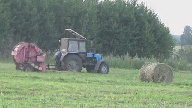 Опять сенокос! Поменял машину, вывожу сено на другом Камазе.