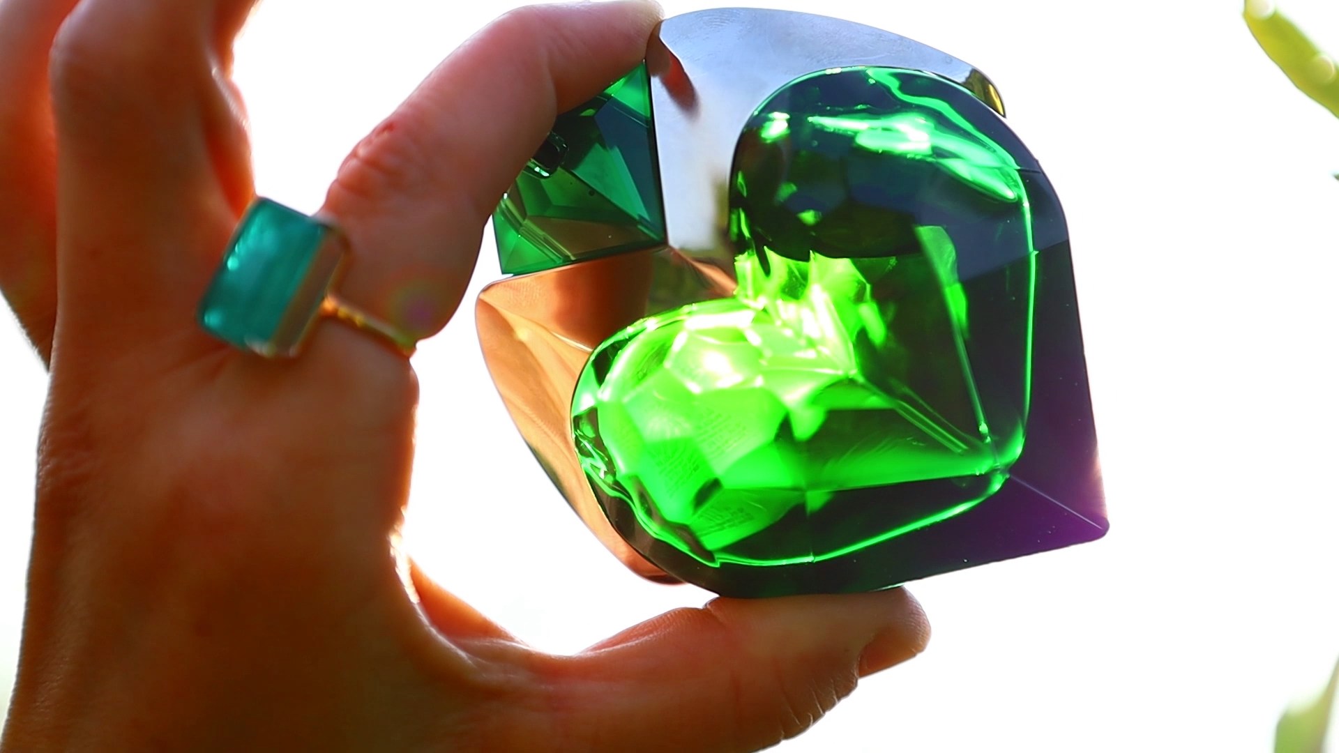 ПарфюМир: Aura Mugler