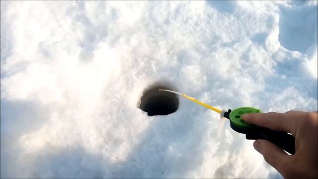 Рыбалка в середине февраля,поиск окуня.mp4