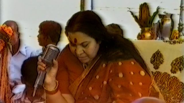 1982 год, 31 декабря. Пуджа шри Васту Шанти "Избавьтесь от своих условностей". Пандхарпур. Индия.