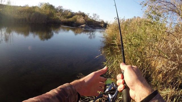 Экспресс-рыбалка на закате. Малая река в октябре.