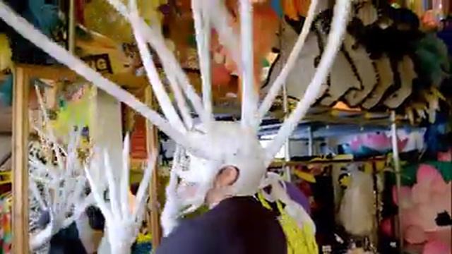 Roadmap B2+ Unit 4 Carnival creators