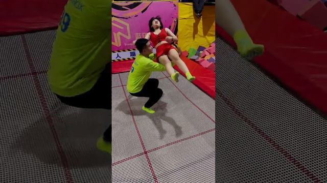 ПРЫЖКИ НА БАТУТЕ | Trampoline Jumping  | Смешные видео | Funny Videos #17 #poseitv #shorts #шортс