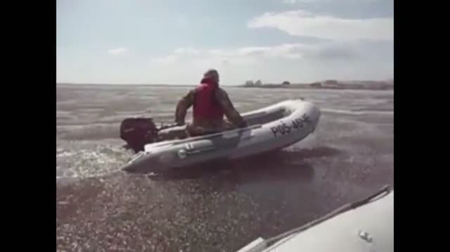 затертые во льдах или челюскин отдыхает