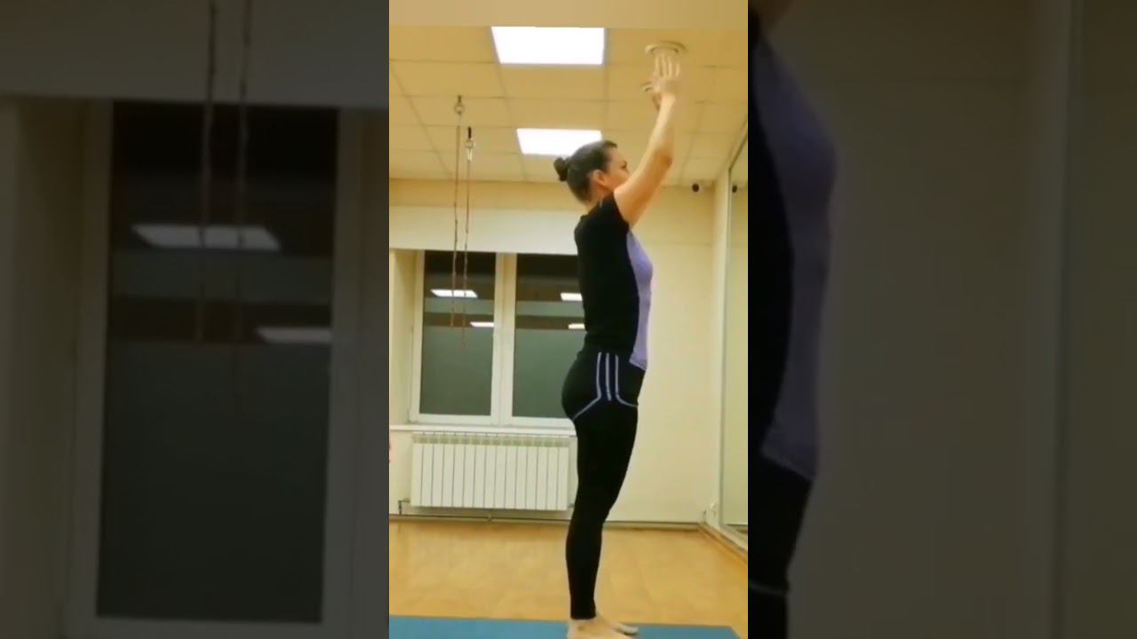 Сурья Намаскар-приветствие солнцу на гамаке